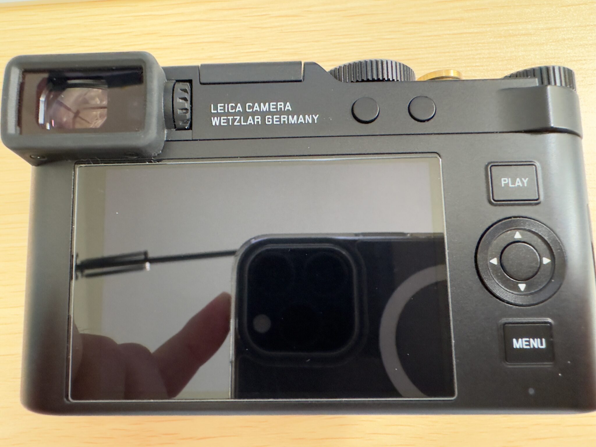 Leica D-LUX8のための必須アクセサリー！実際に試して納得の購入品まとめ | ぽめらいか。